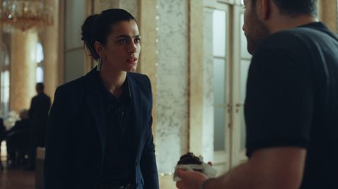 Wer streamt Crystal Wall? Serie online schauen