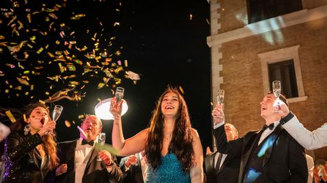 Wer streamt Take the money and run? Serie online schauen